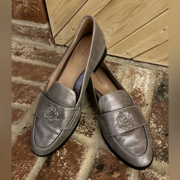 Taryn Rose | Shoes | Taryn Rose Blossom Silver Leather Loafers Shoes Slip On Us 7 Eu 37 Euc ...